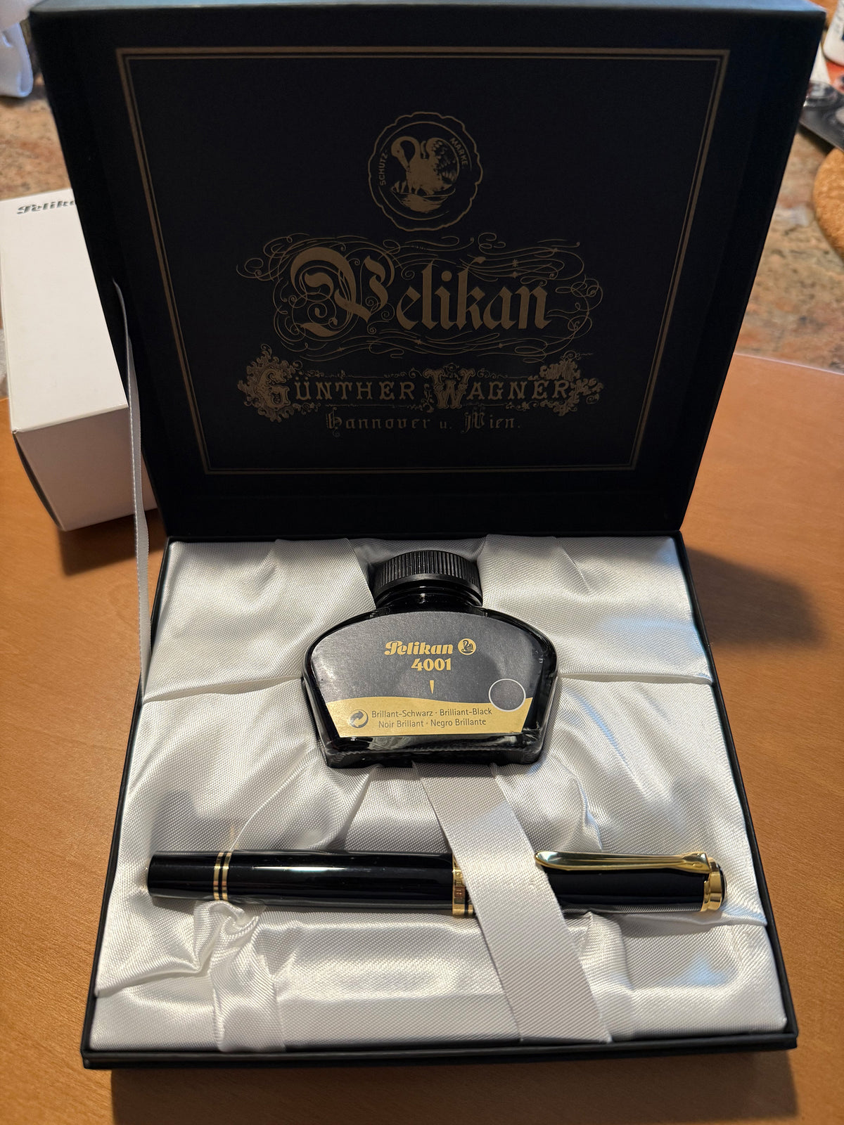 S.T. Dupont Initial Collection – The Pleasure of Writing